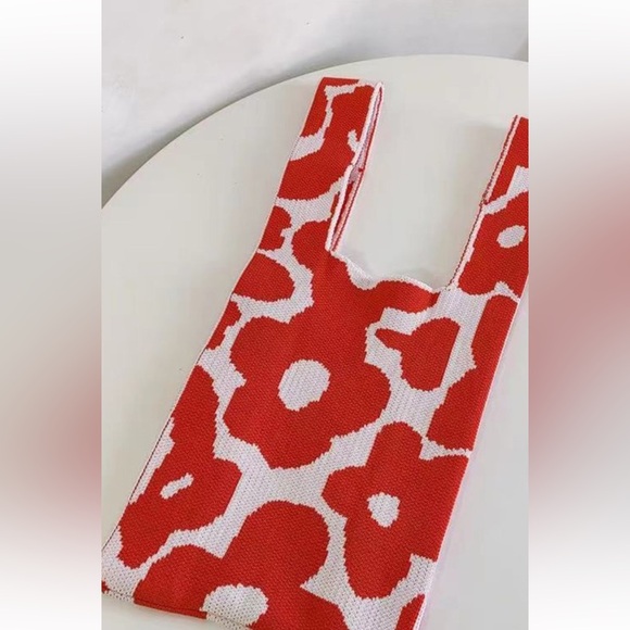A Girl Thing | Bags | 8 Clearance Floral Print Sweater Tote | Poshmark
